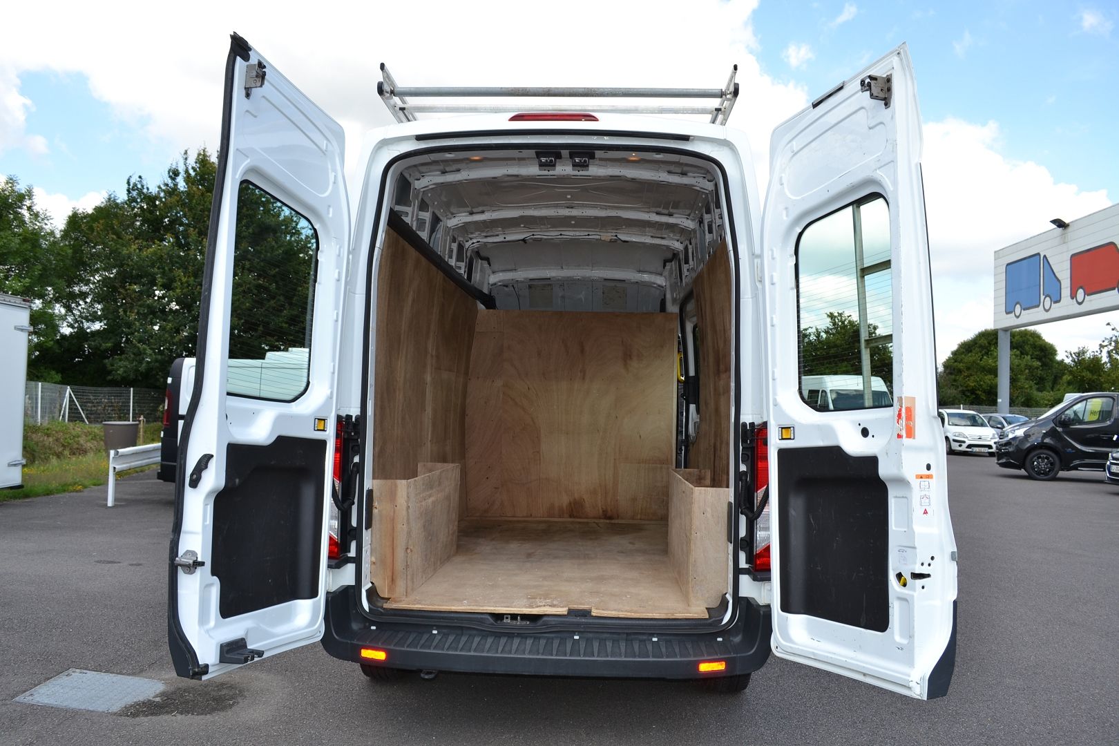 TRANSIT 2T FG T350 L3H3 125 TREND - tous