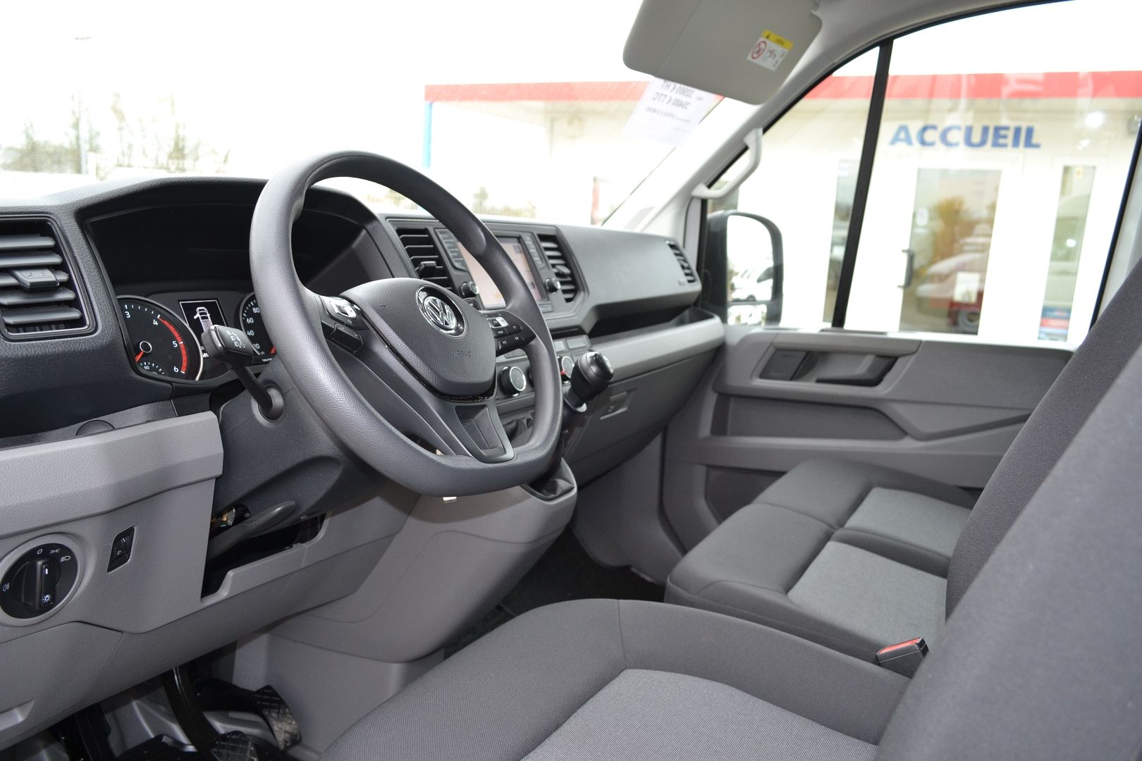 CRAFTER FG 35 L3H3 2.0 TDI 177 BUSINESS - tous