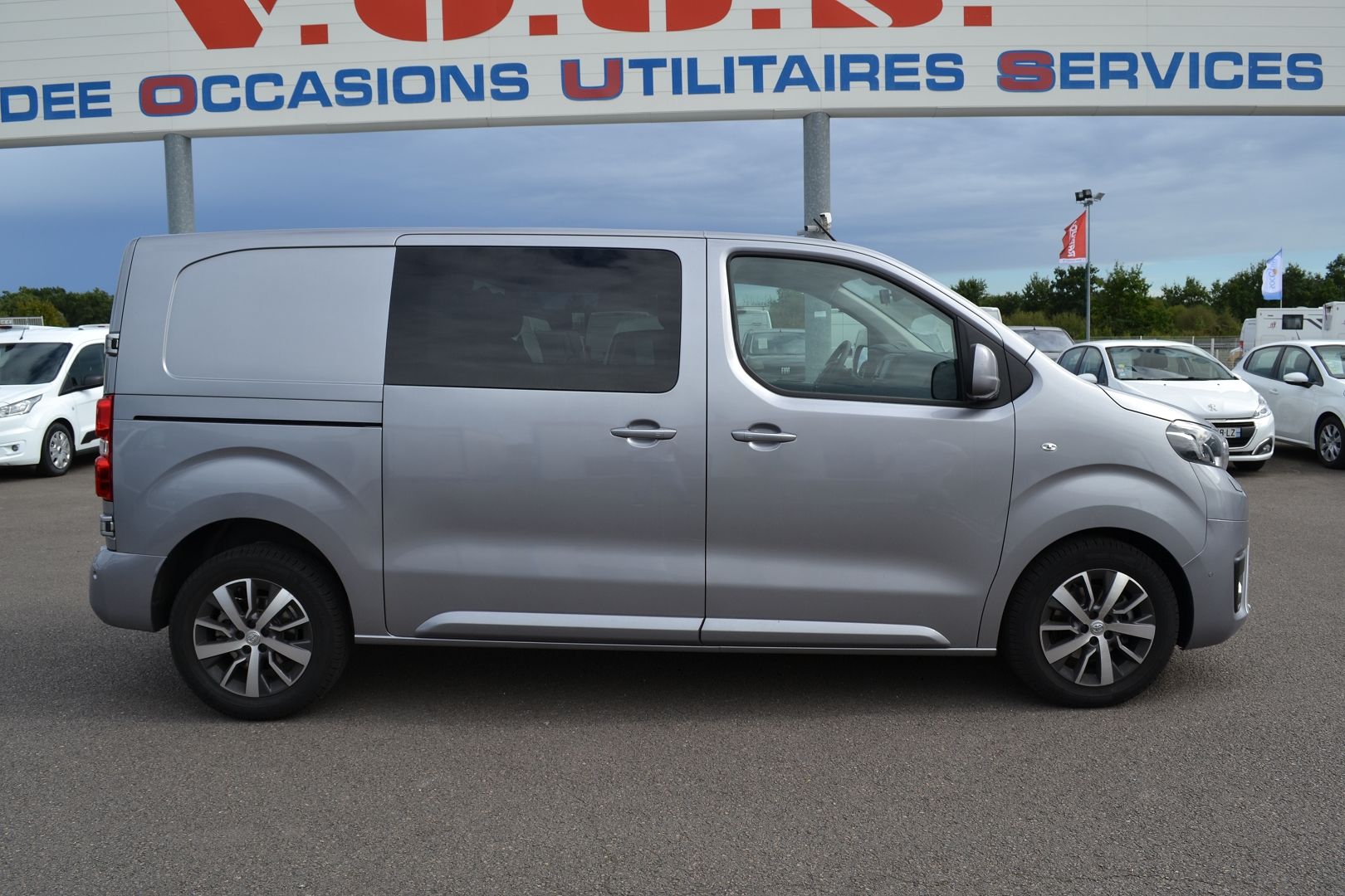 PROACE MEDIUM 2.0 180 BVA CAB APP - tous