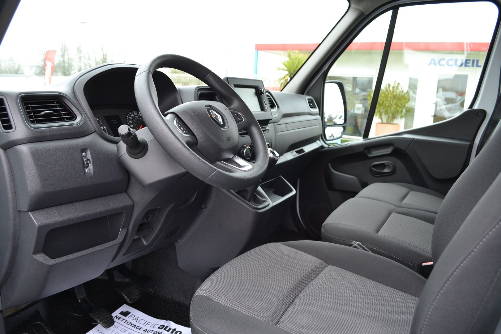 MASTER III FG F3300 L2H2 135CH GRAND CONFORT - tous