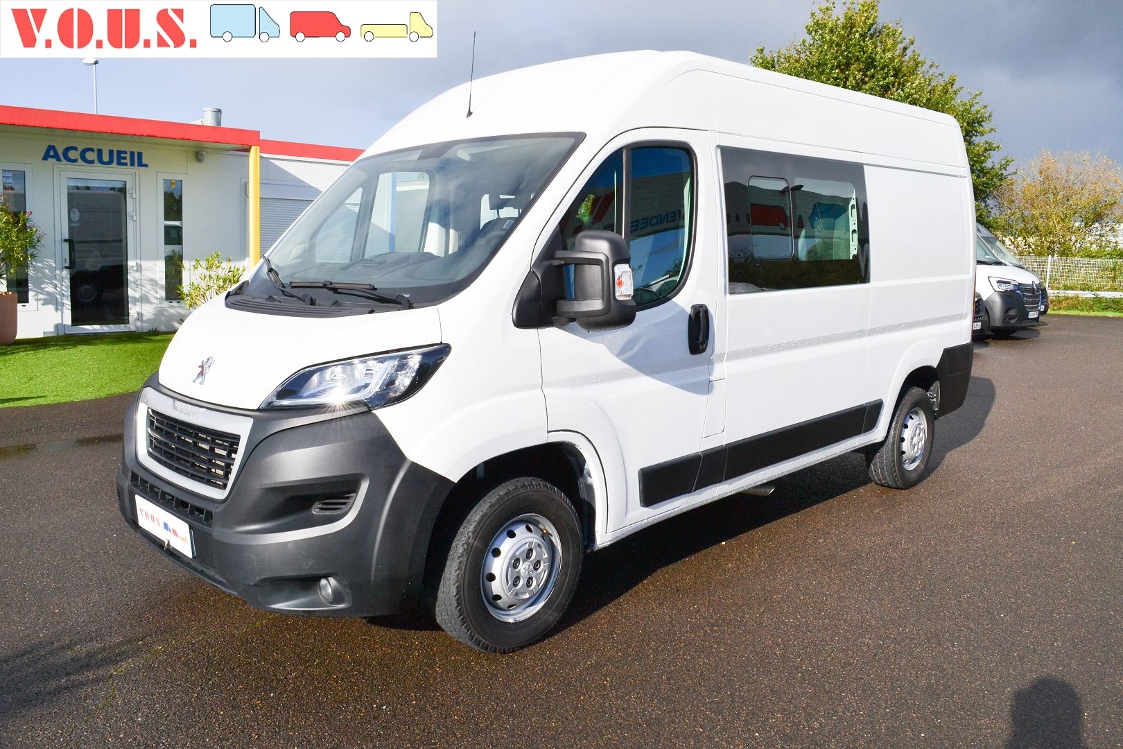 BOXER FG CABINE APPROFONDIE 3T500 L2H2 140CH PACK ASPHALT - tous